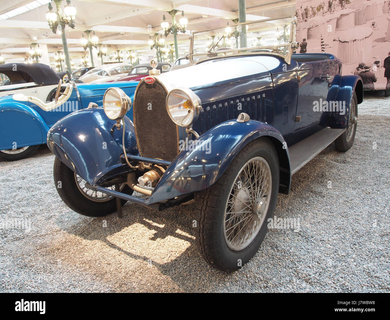 This image showcases the 1926 Bugatti roadster, featuring a 4-cylinder ...