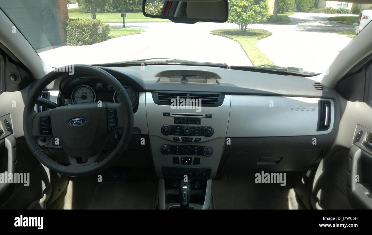 Advanced car dashboard hi-res stock photography and images - Alamy