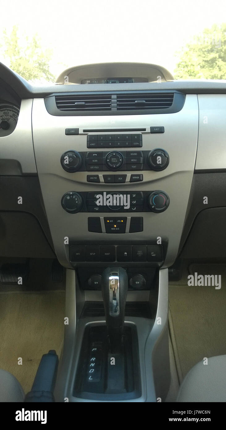 The 2009 Ford Focus SES Coupe features a center console design ...
