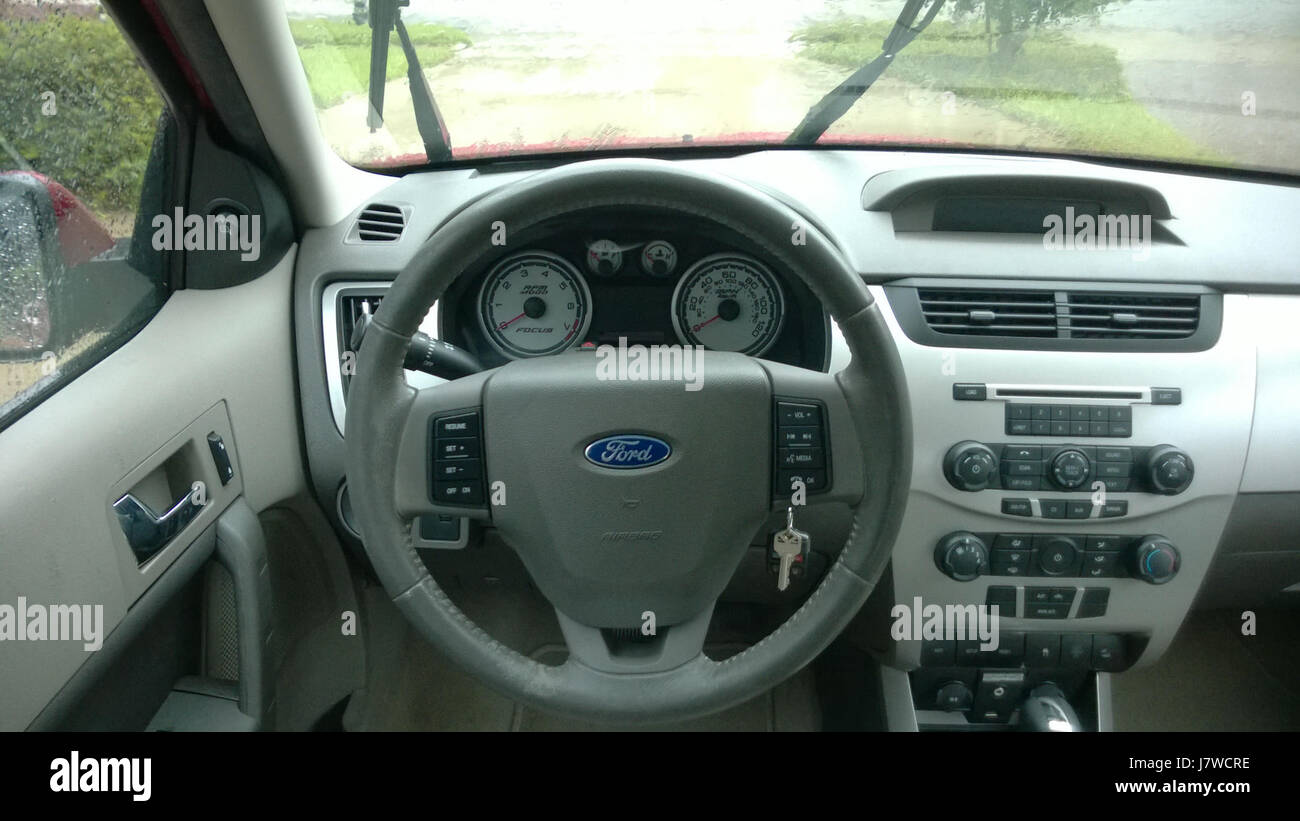 The 2009 Ford Focus SES coupe features a driver’s perspective view ...
