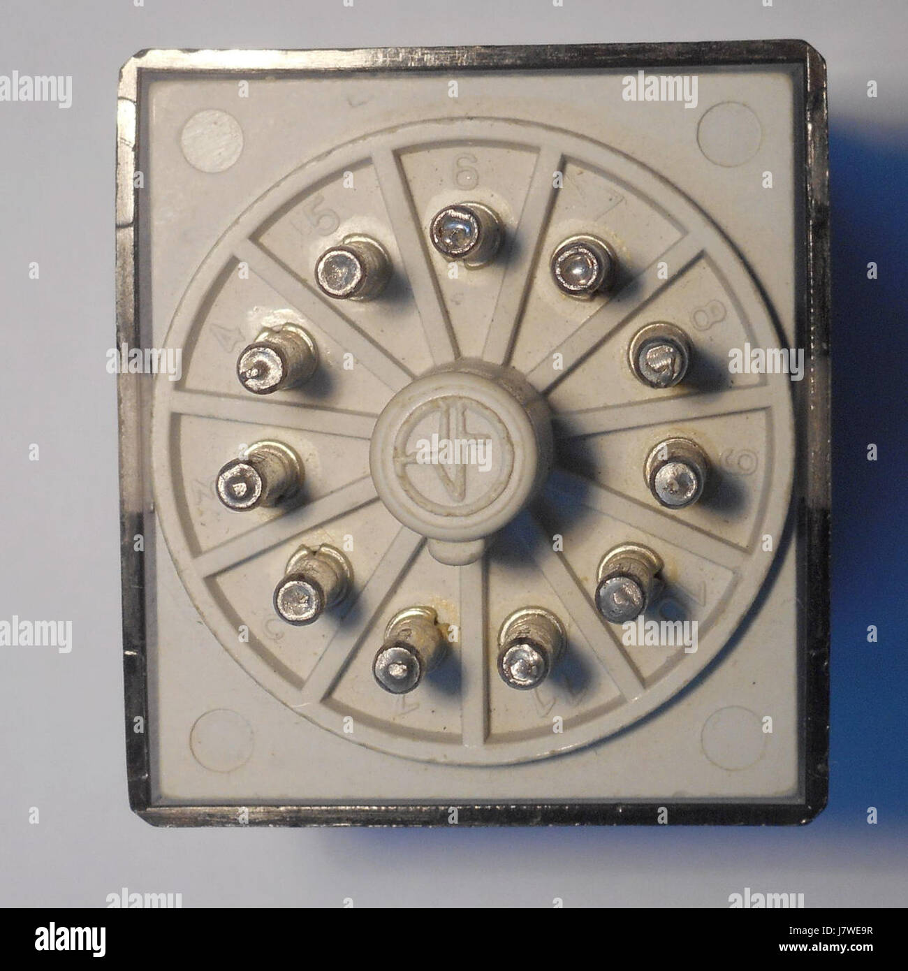 The 11pin 3PDT relay base is an electrical component used in switching ...