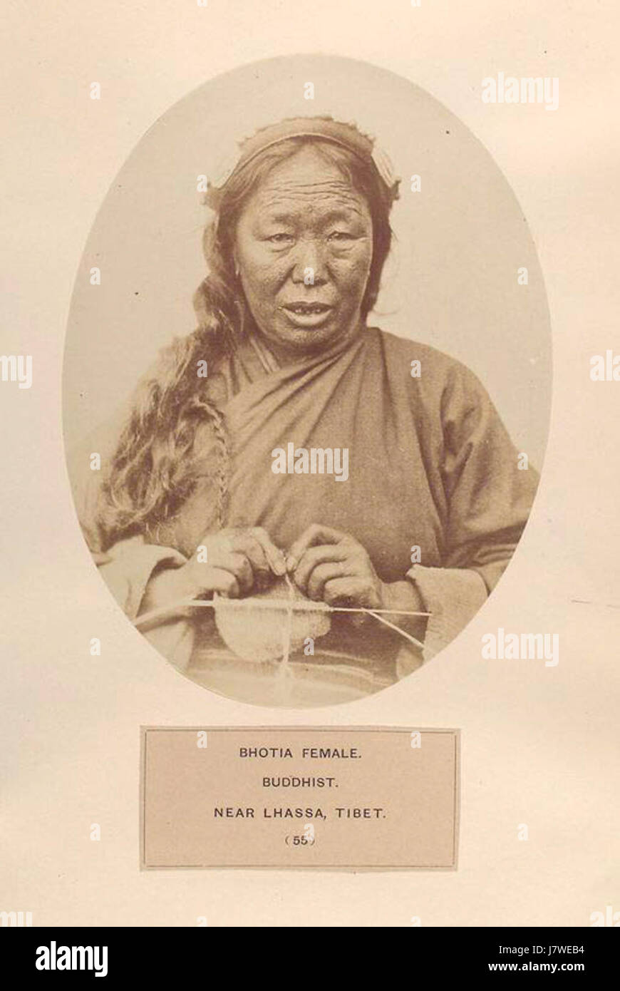 Tibetan female monks hi-res stock photography and images - Alamy