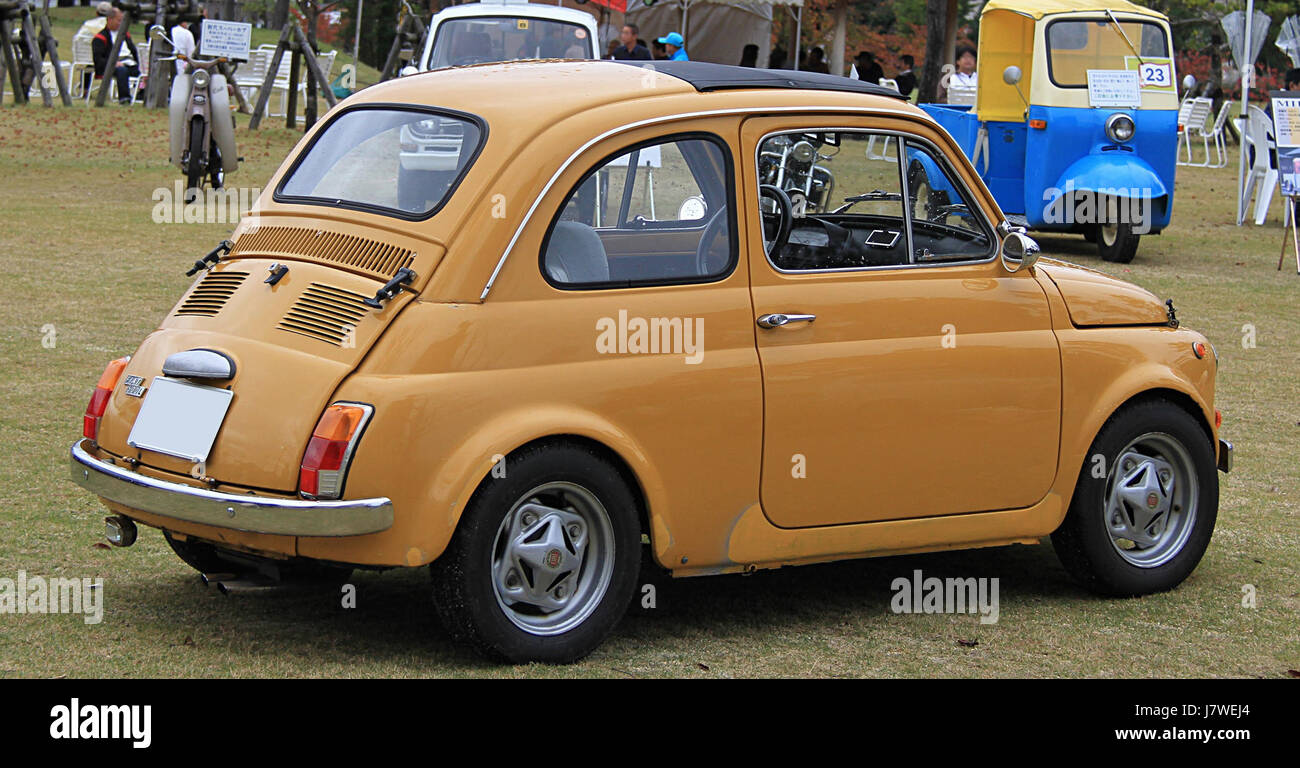 Fiat 500l classic italian small hi-res stock photography and images - Alamy