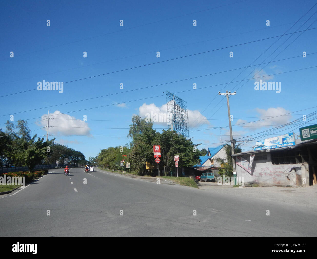 The Maharlika Highway, a major roadway in the Philippines, connects ...