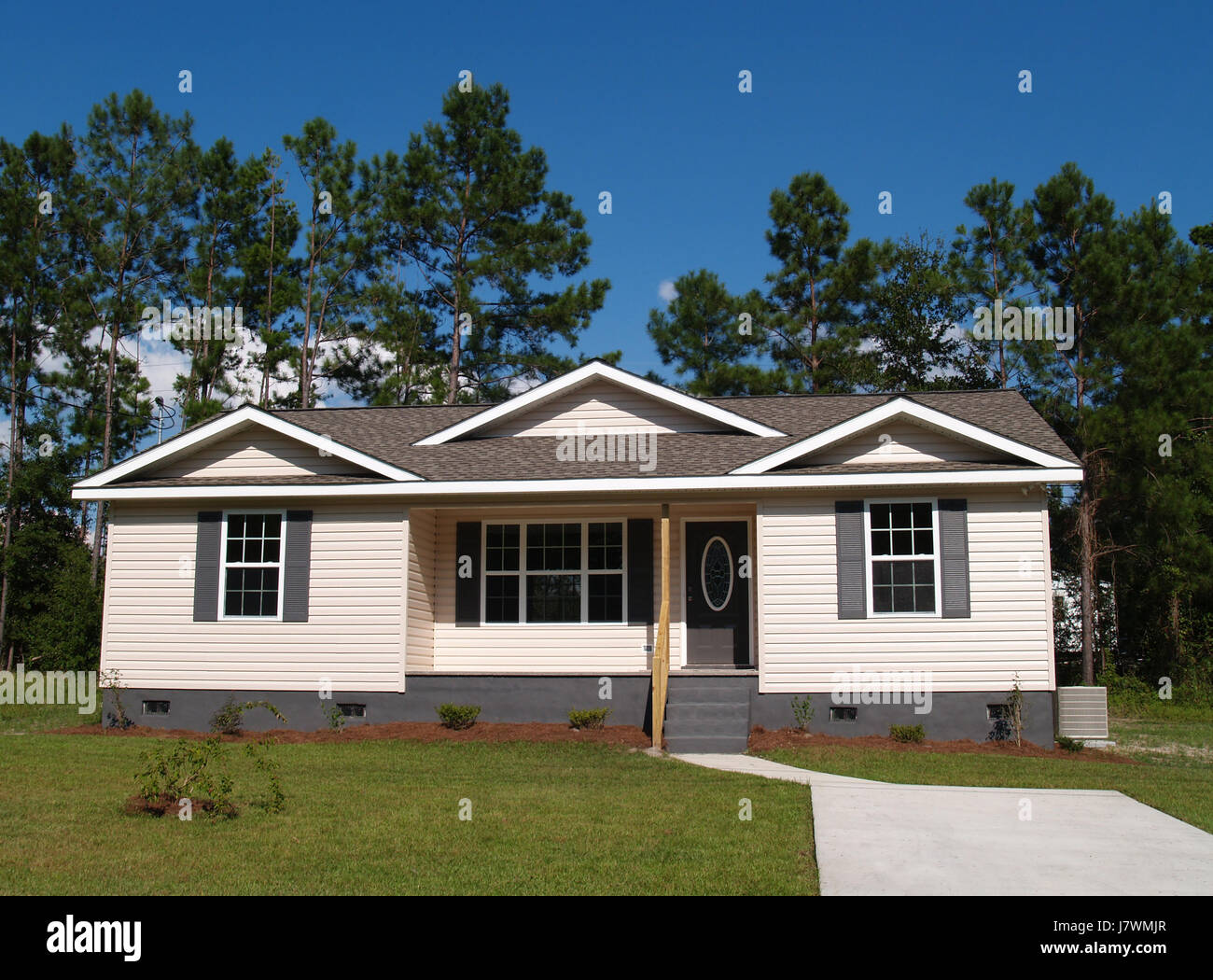 Small private income hi-res stock photography and images - Alamy