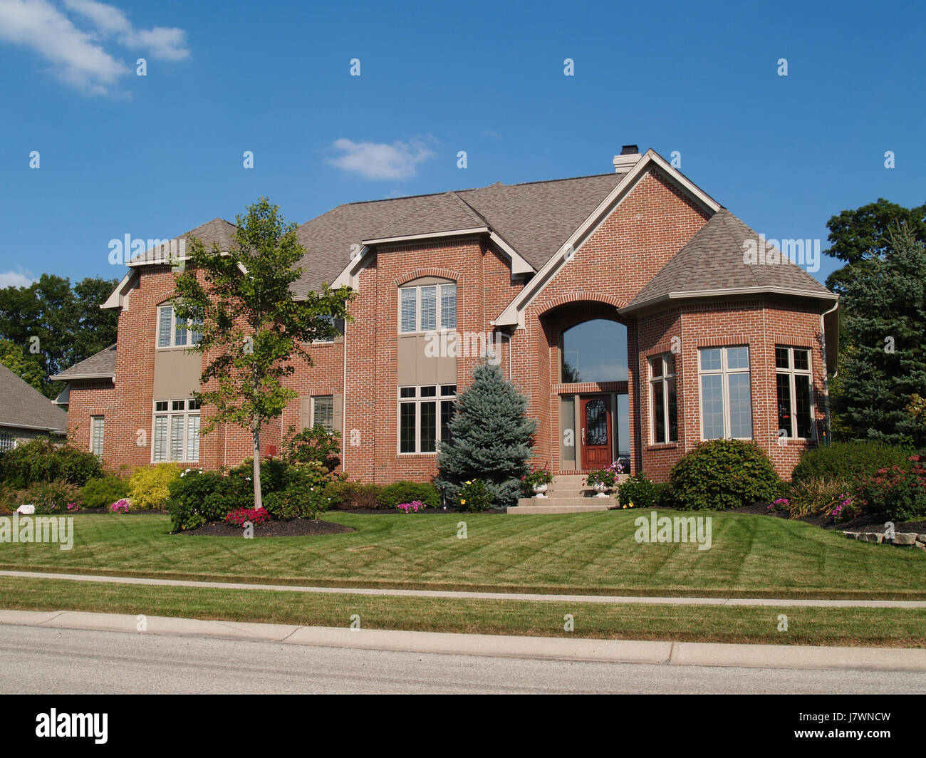 house building big large enormous extreme powerful imposing immense ...