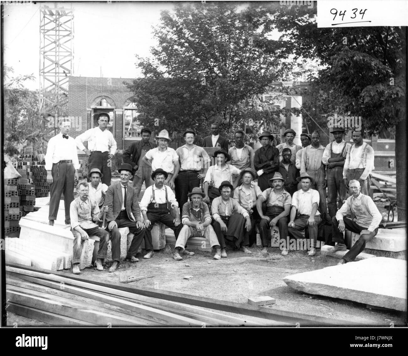 Bricklayers Black and White Stock Photos & Images - Alamy