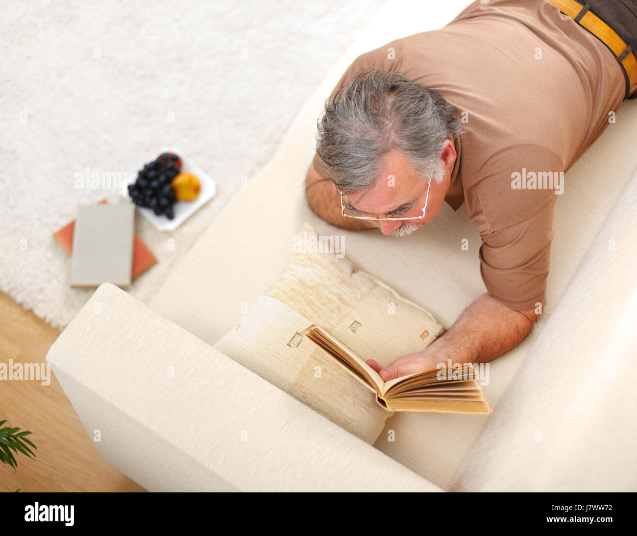 learn sofa reading facilitate ease resting relax recover relaxing ...