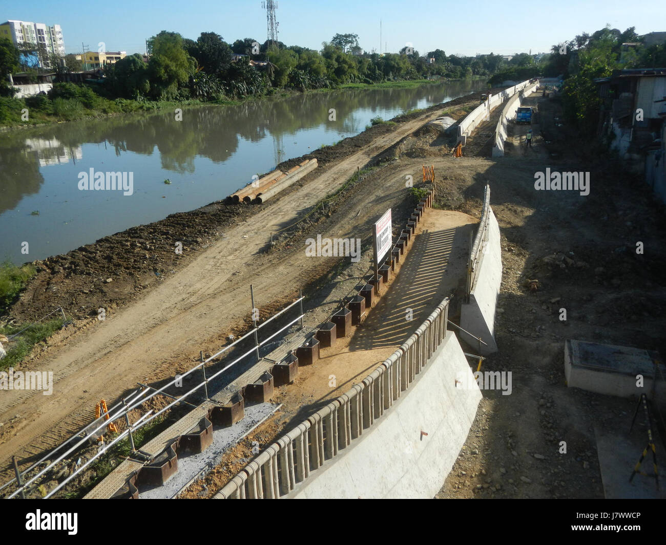 The Dr. Sixto Antonio Avenue and Sandoval Bridge in Ugong, Maybunga ...