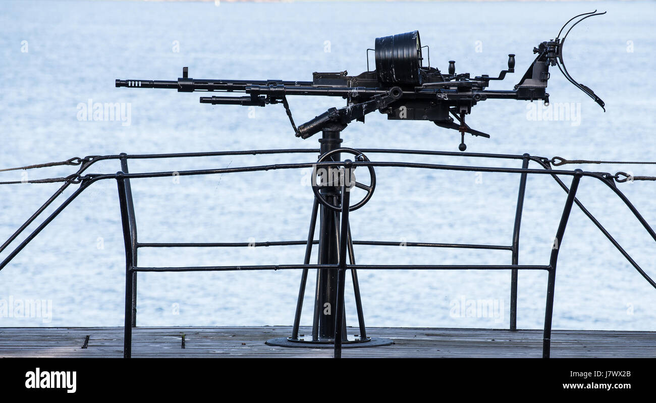 20 mm aa gun hi-res stock photography and images - Alamy