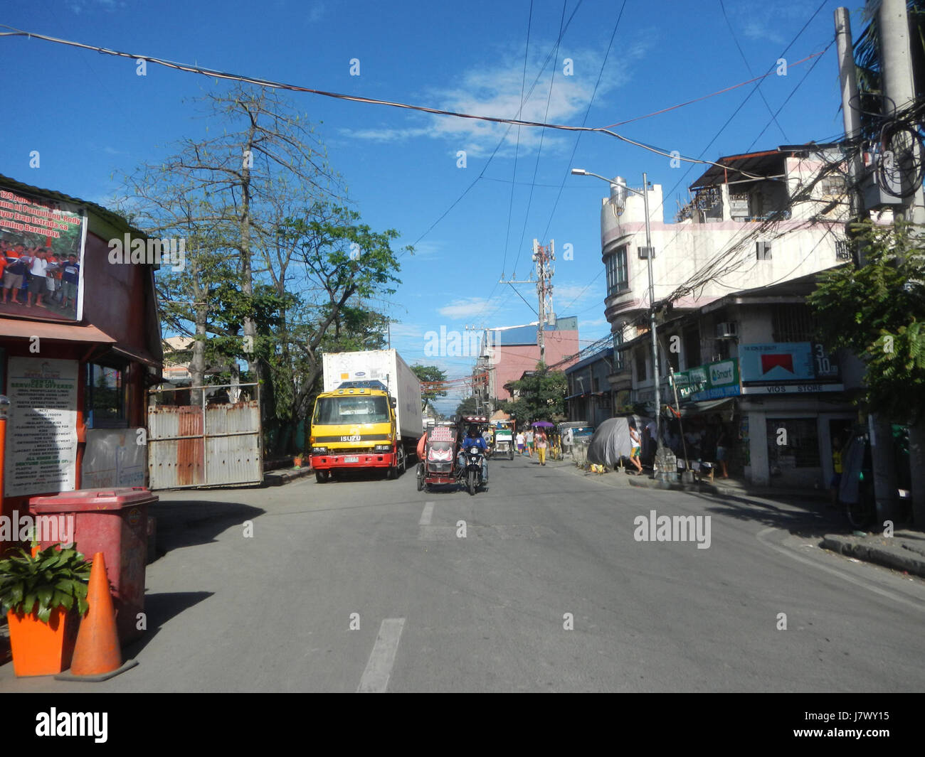 The Station Rodriguez Street Bridge in the Balut district of Tondo ...