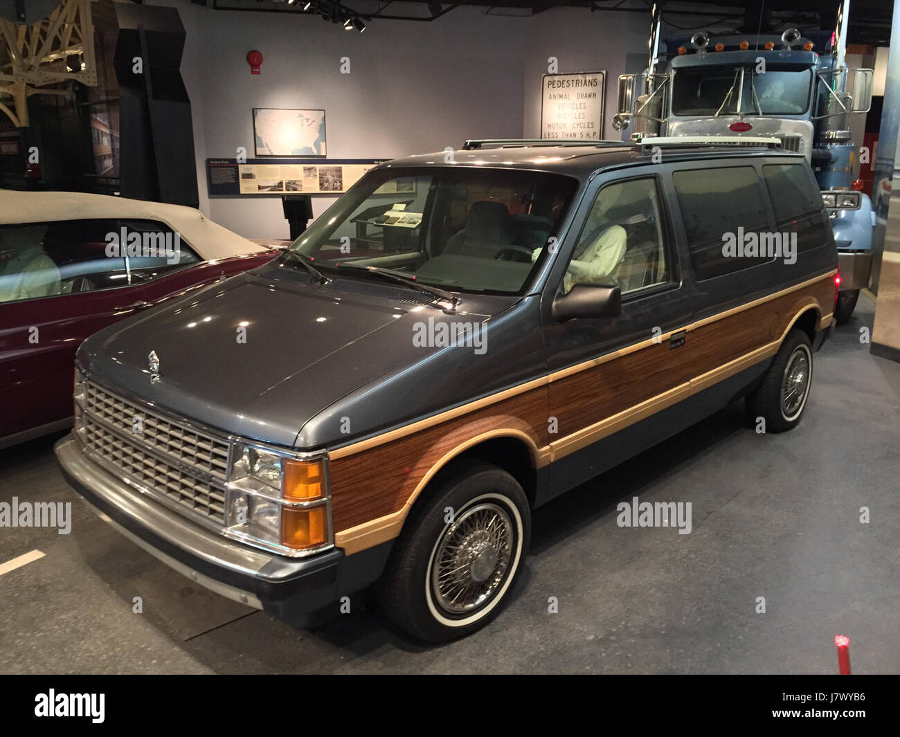 1986 Dodge Caravan Smithsonian National Museum of American History 4 ...