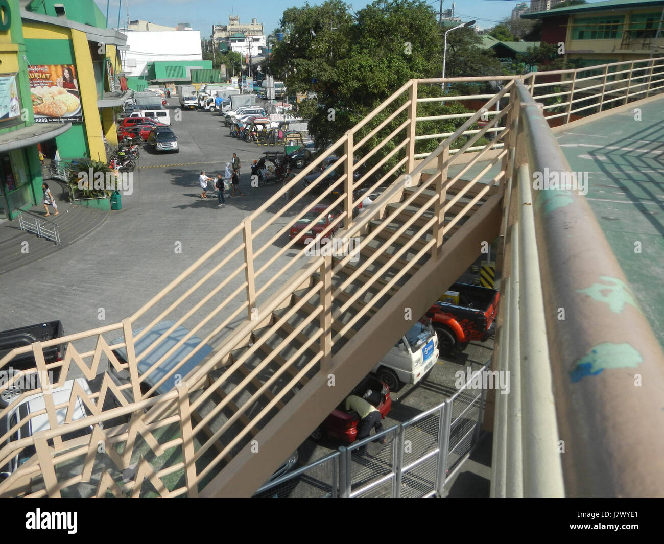 This pedestrian footbridge connects key areas in Tondo, Manila ...