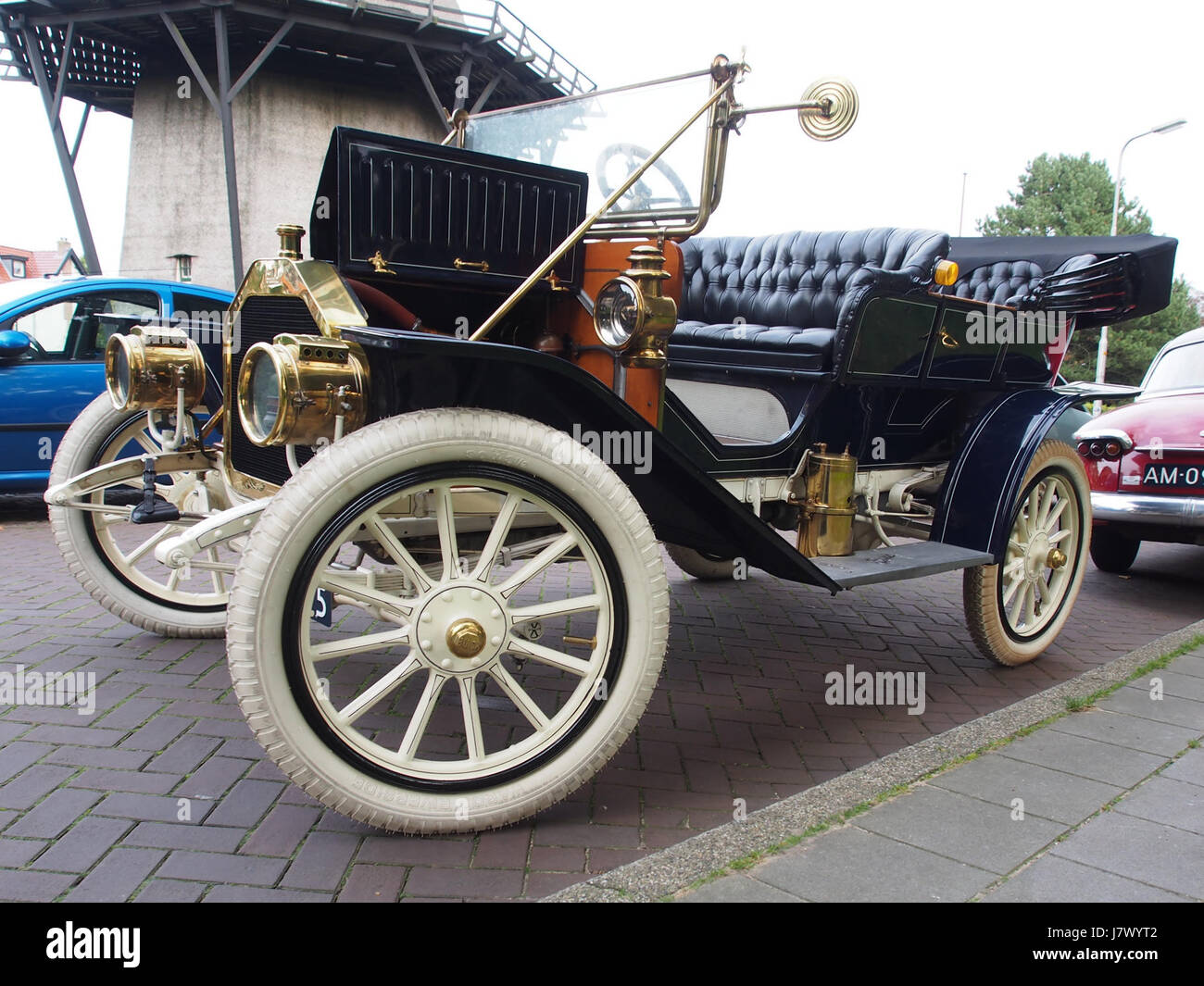 The 1910 Buick is a classic automobile known for its early contribution ...