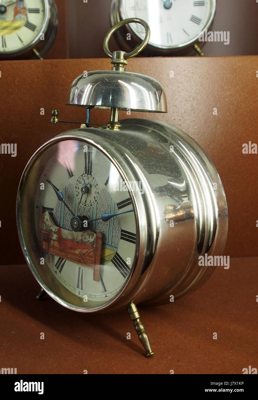 1907 Wecker mit beweglichem Bild, HAU Schramberg pic3 Stock Photo - Alamy