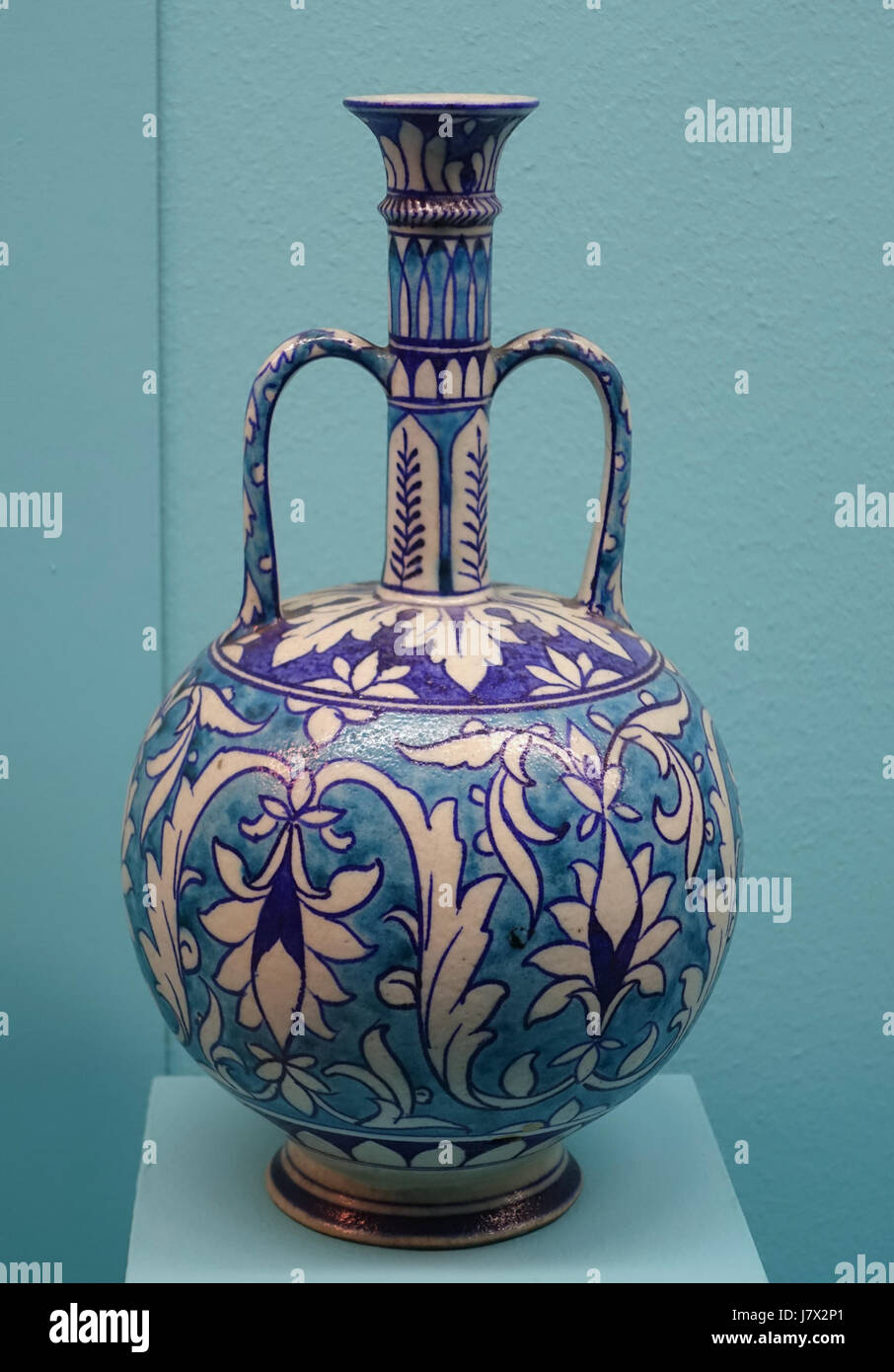 Ceramic frit hi-res stock photography and images - Alamy