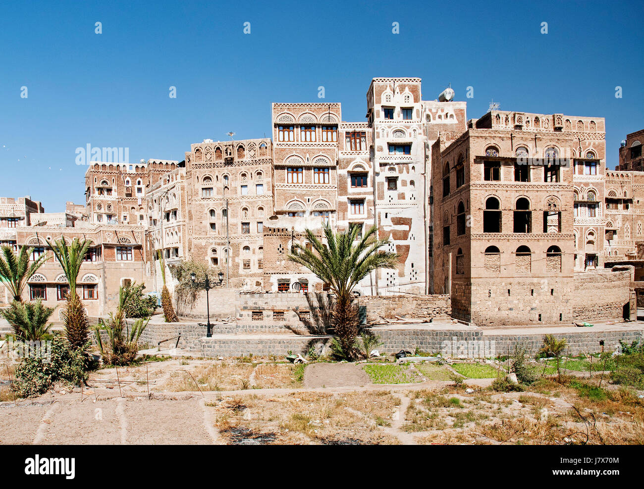 travel buildings city town tourism traditional arab ornate style of ...