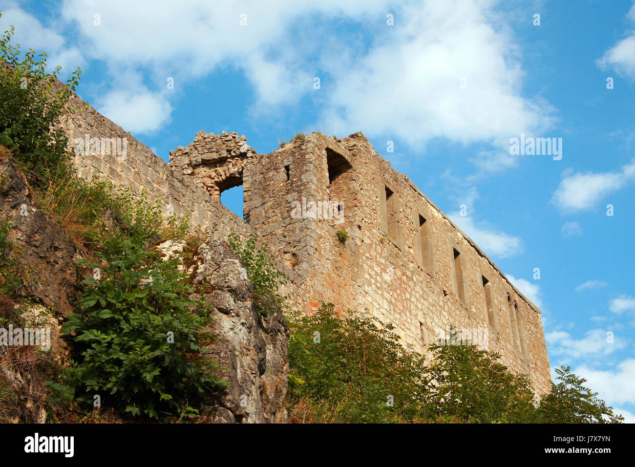 historical wall ruin fortress expiry date expire chateau castle worms ...