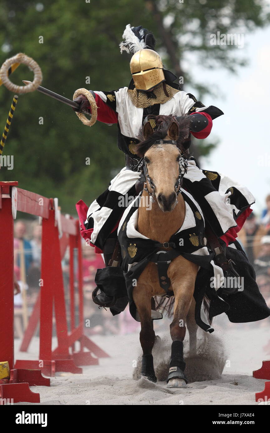 Lance spear hi-res stock photography and images - Alamy