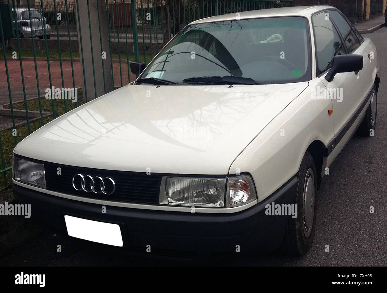 The Audi 80, produced between 1986 and 1991, is a compact executive car ...