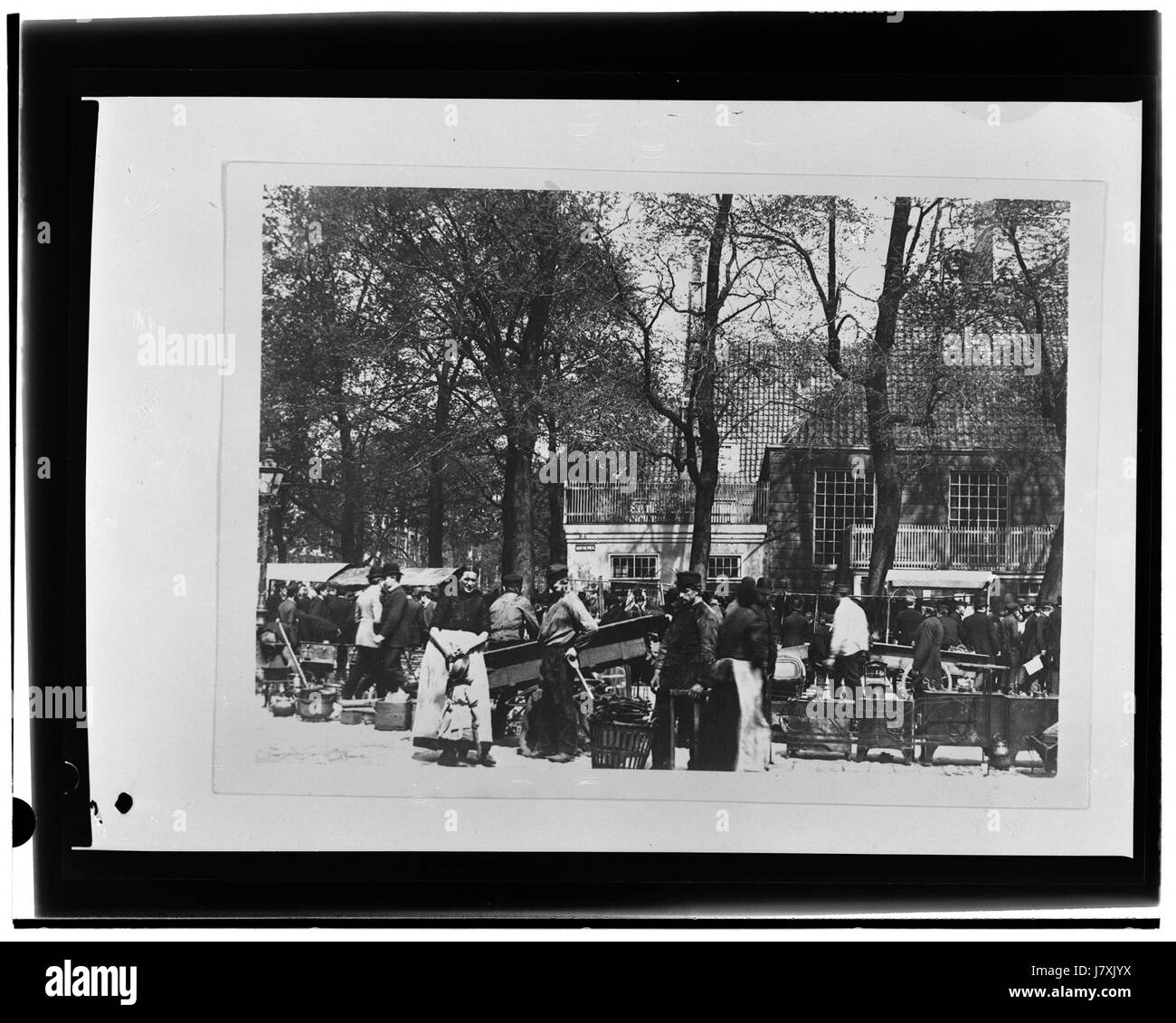 'Amstelveld westzijde' refers to a photograph by Jacob Olie of the west ...