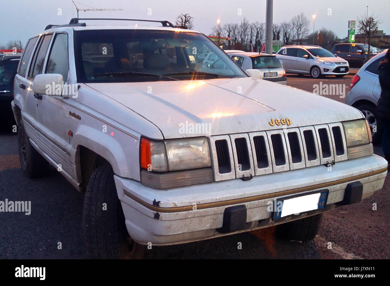 The Jeep Grand Cherokee ZJ, produced from 1992 to 1998, is a mid-size ...
