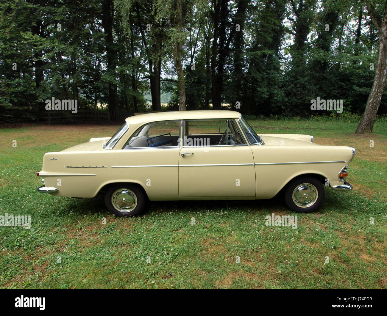 R2 hi-res stock photography and images - Alamy