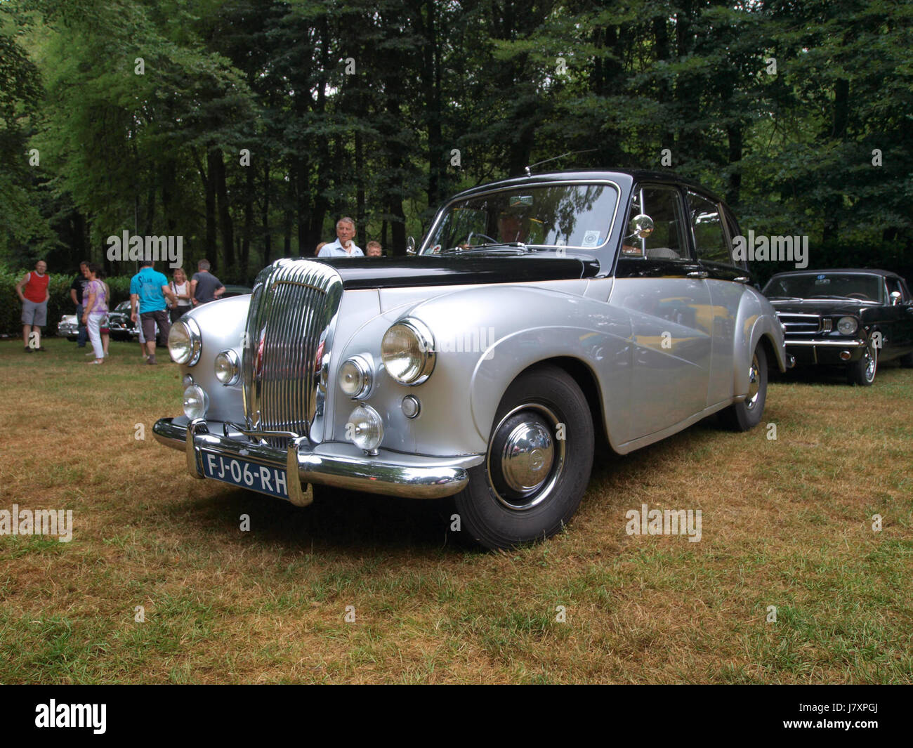 Car british 1950s hi-res stock photography and images - Alamy