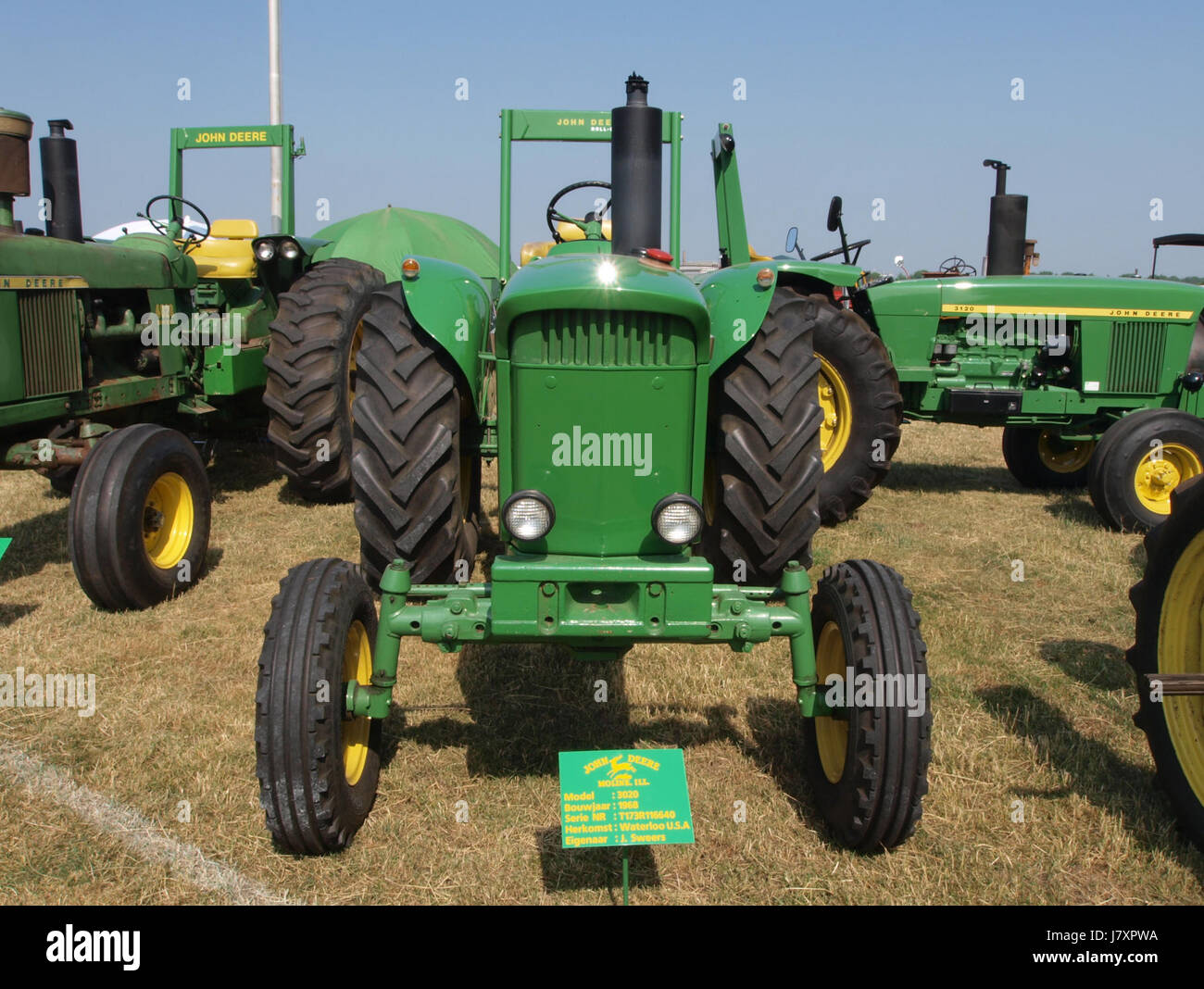 John deere tractor 1960s hi-res stock photography and images - Alamy