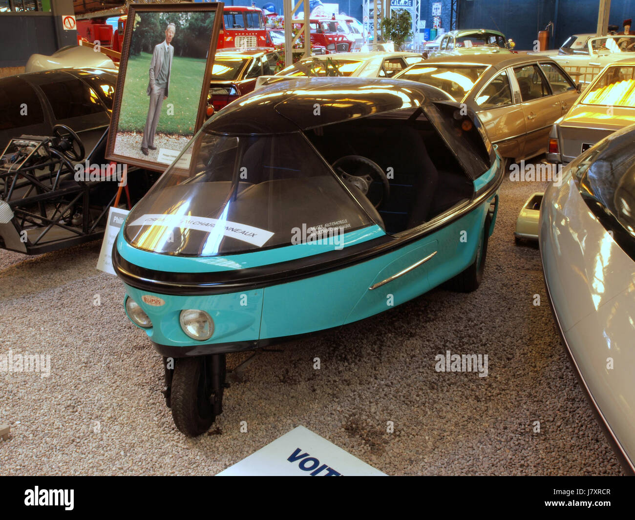 Ellipsis art hi-res stock photography and images - Alamy