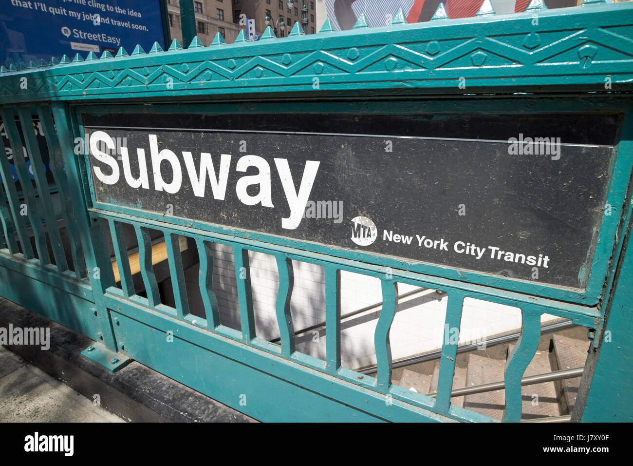 Nyc subway sign hi-res stock photography and images - Alamy