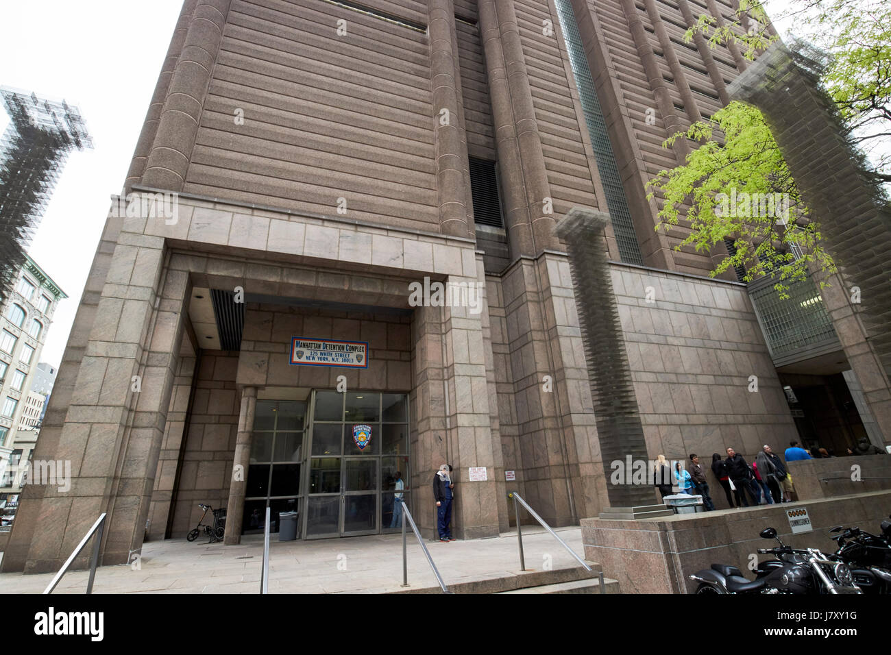 Metropolitan correctional center hi-res stock photography and images ...