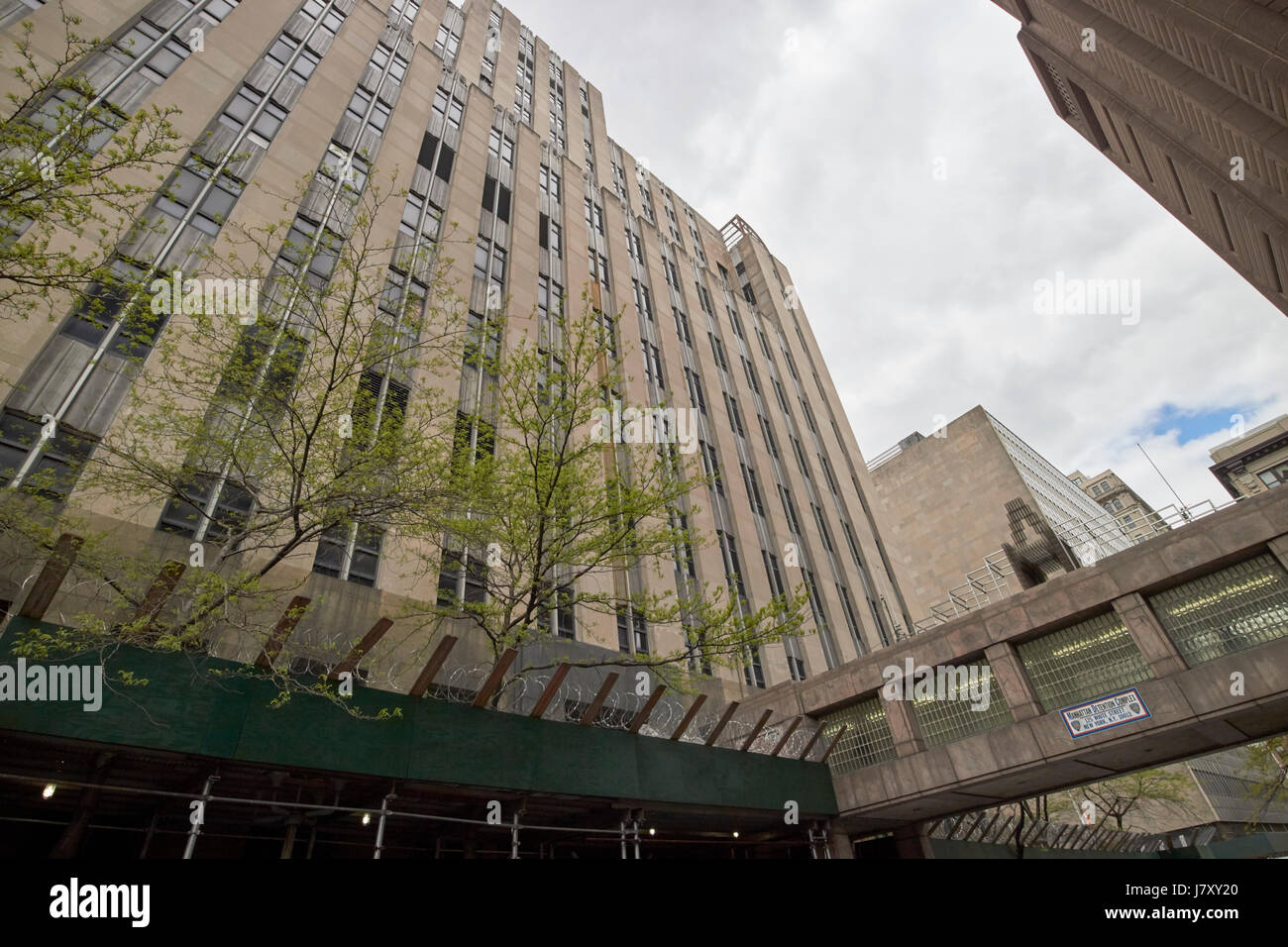 Metropolitan correctional center hi-res stock photography and images ...