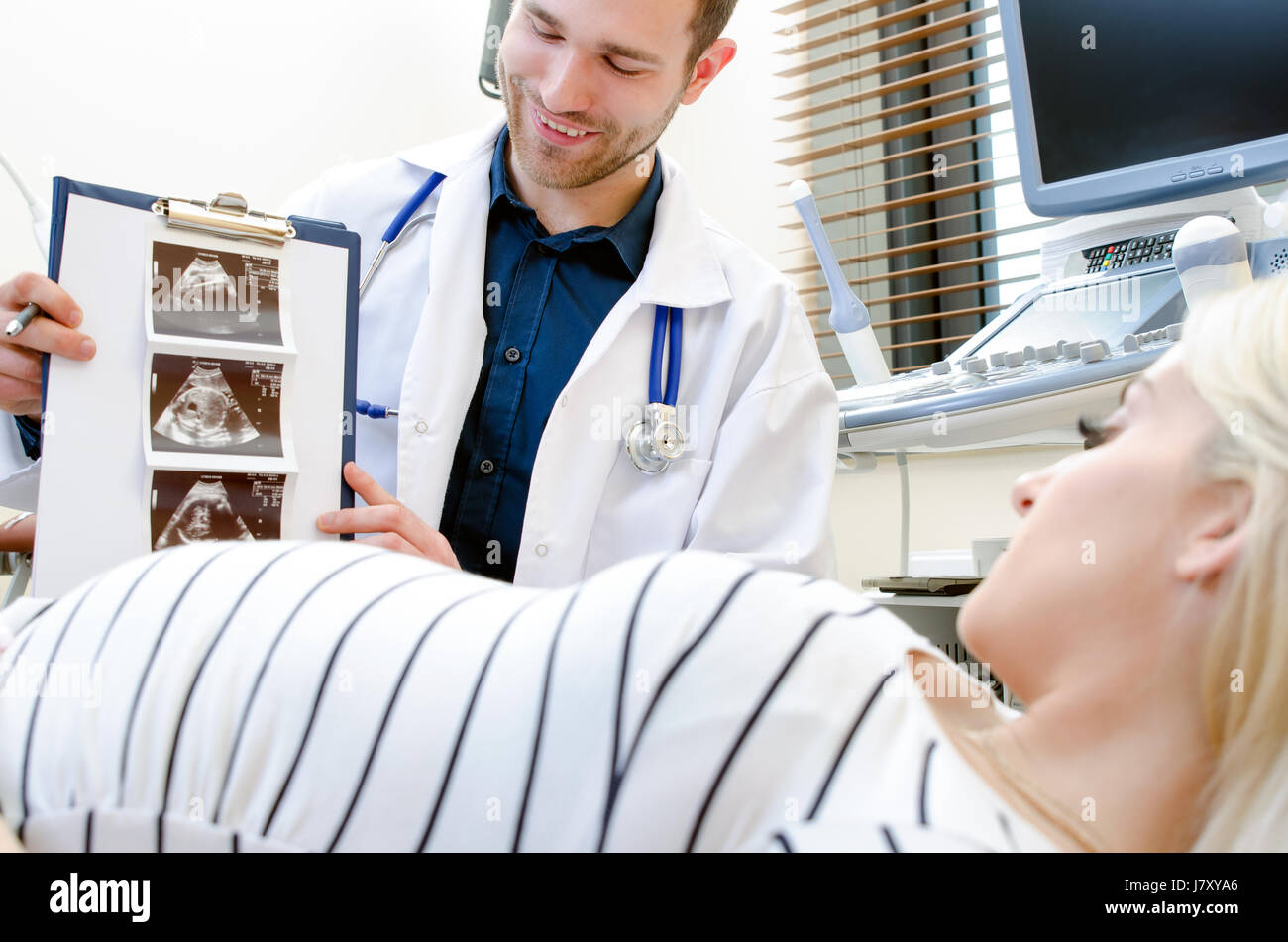 Gynecologist ultrasound hi-res stock photography and images - Alamy