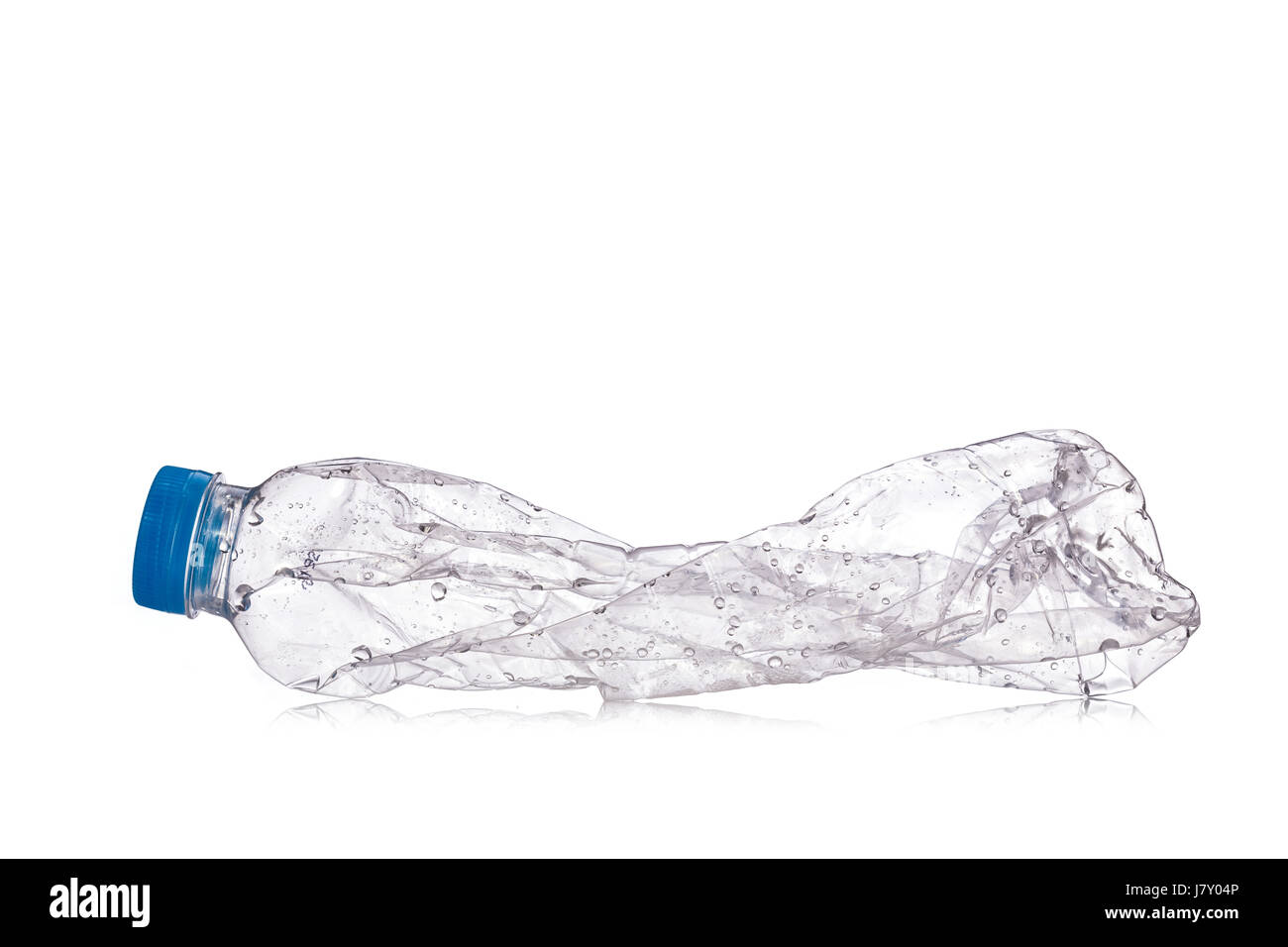 Empty clear drinking water bottle. Studio shot isolated on white ...