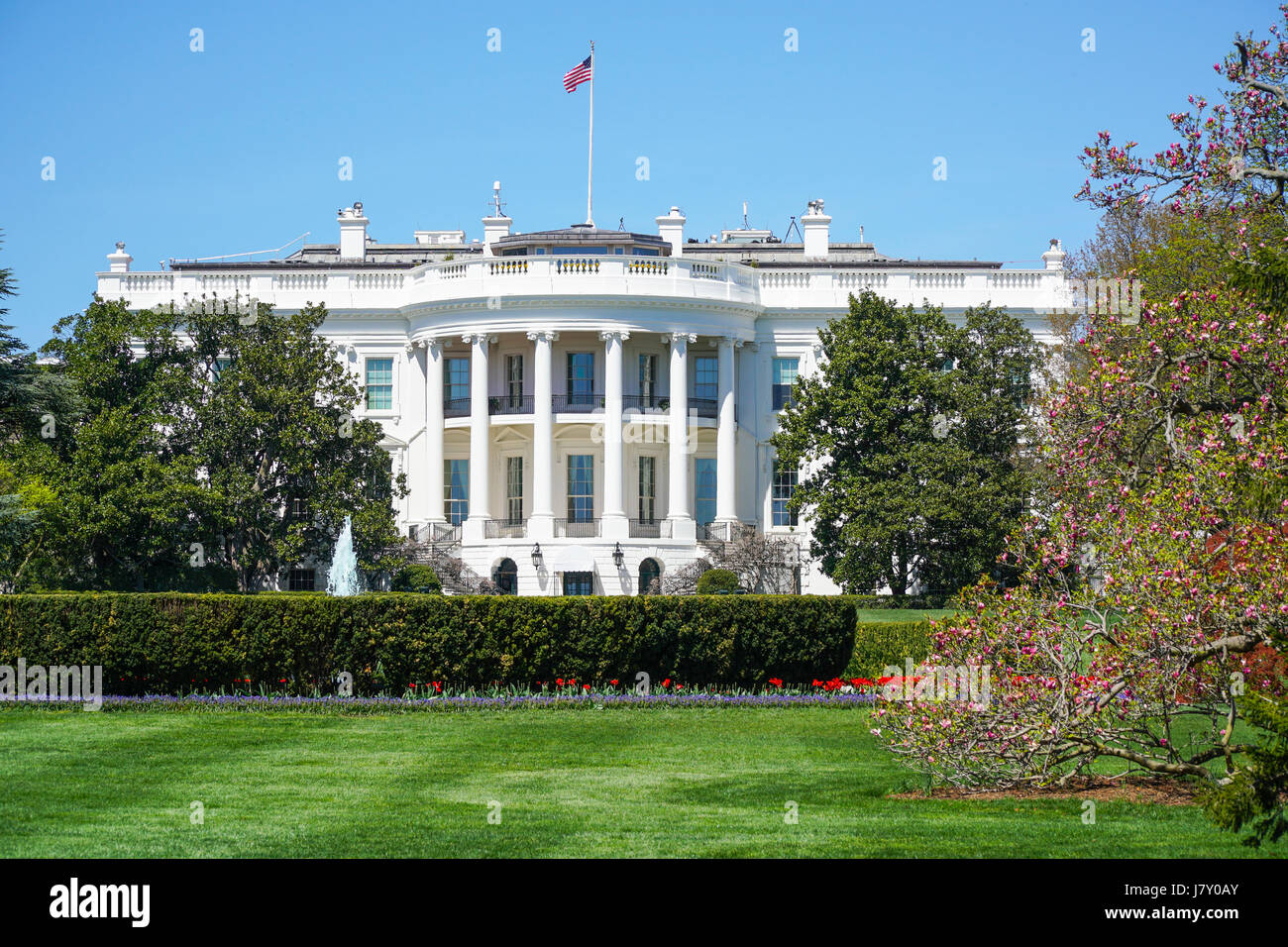 The Oval Office at the White House in Washington DC - WASHINGTON ...