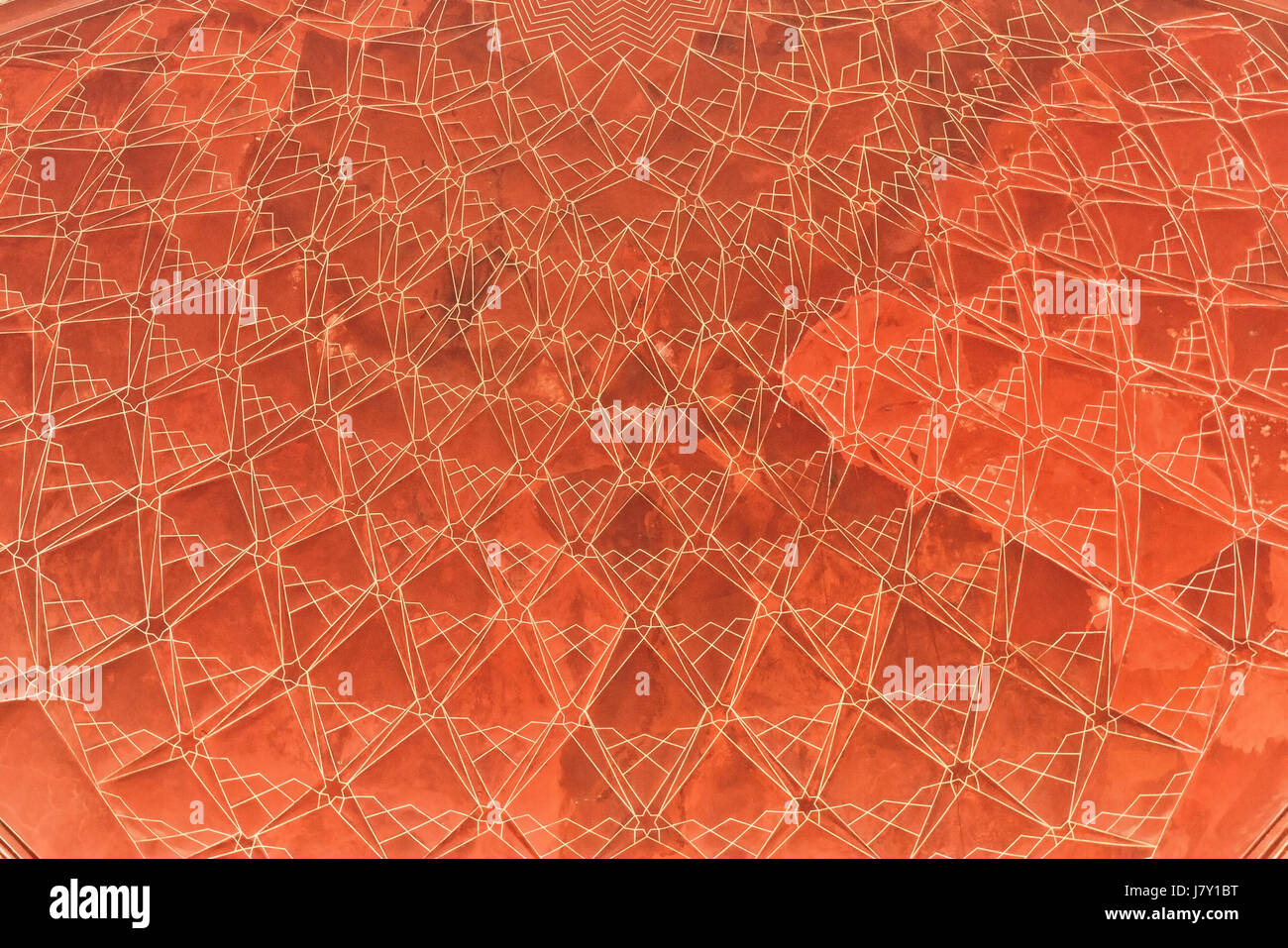 Close-up of Taj Mahal main gate ornamented with geometrical pattern on ...