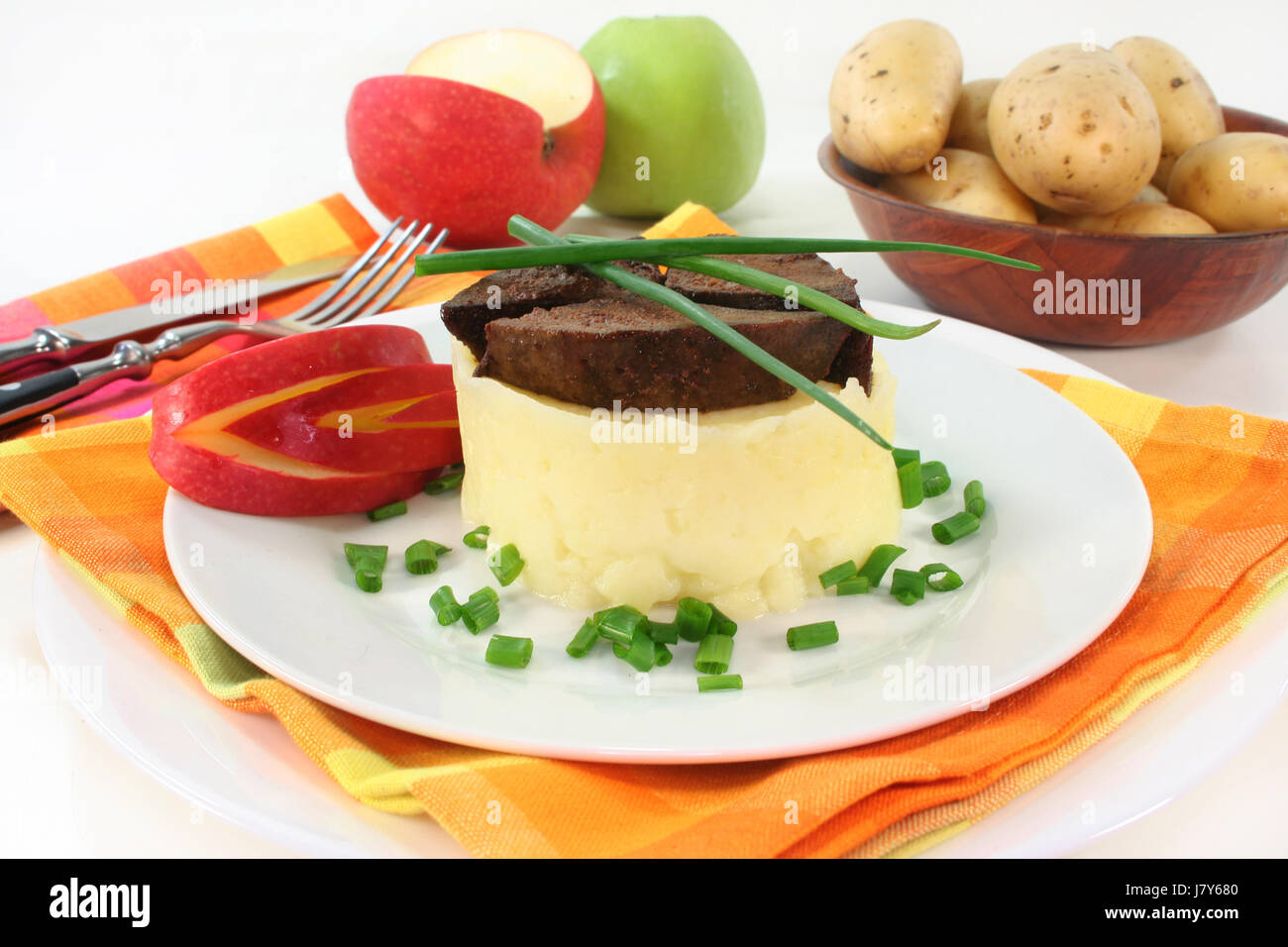 apples apple inwards liver fried chives chive meat food aliment fruit ...