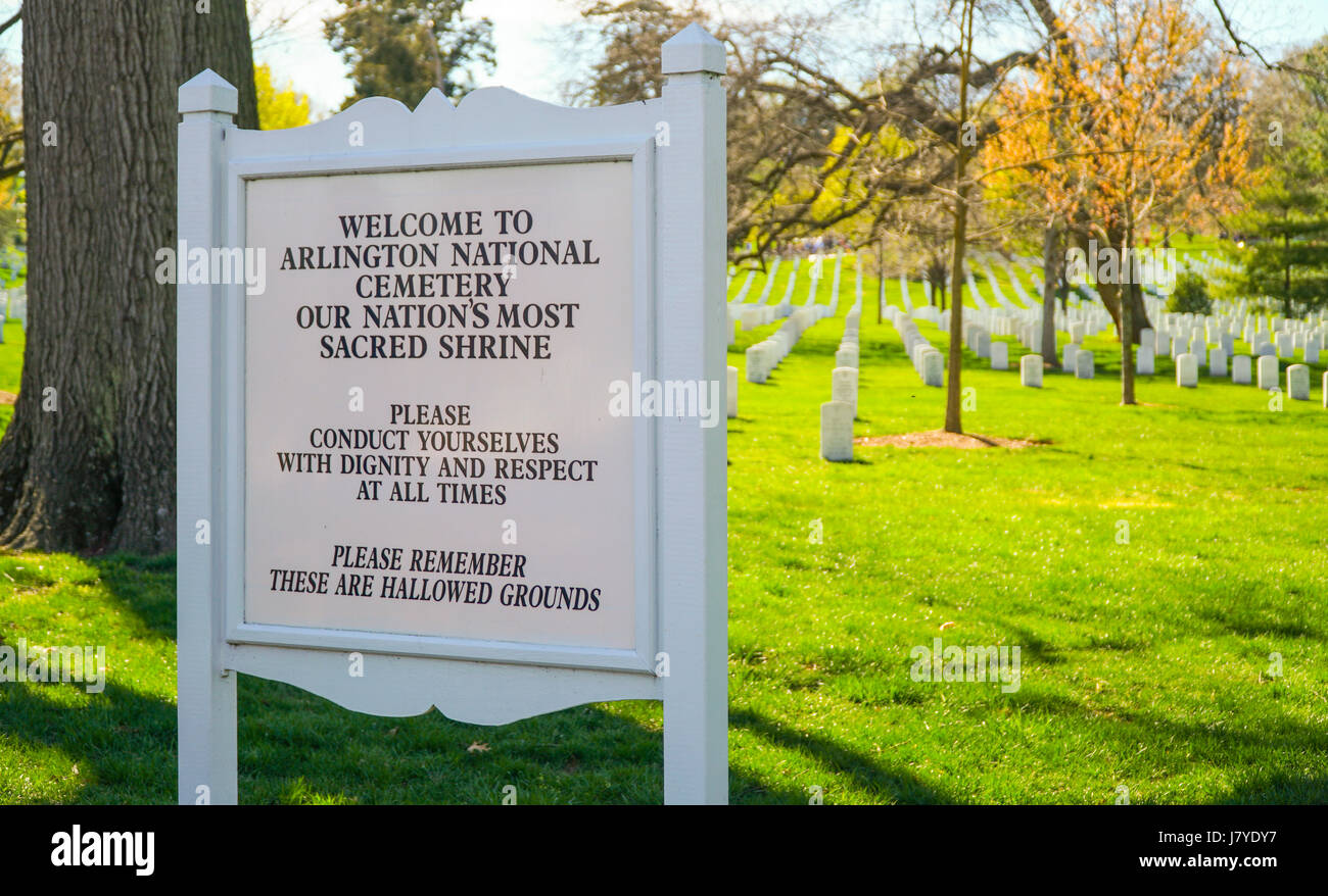 Cemetery welcome sign hi-res stock photography and images - Alamy