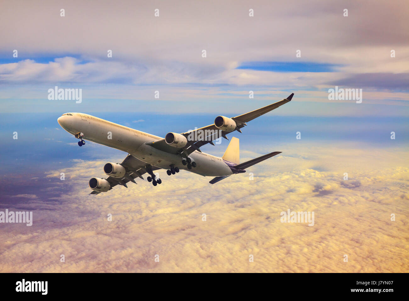 Airplane flying over port port hi-res stock photography and images - Alamy