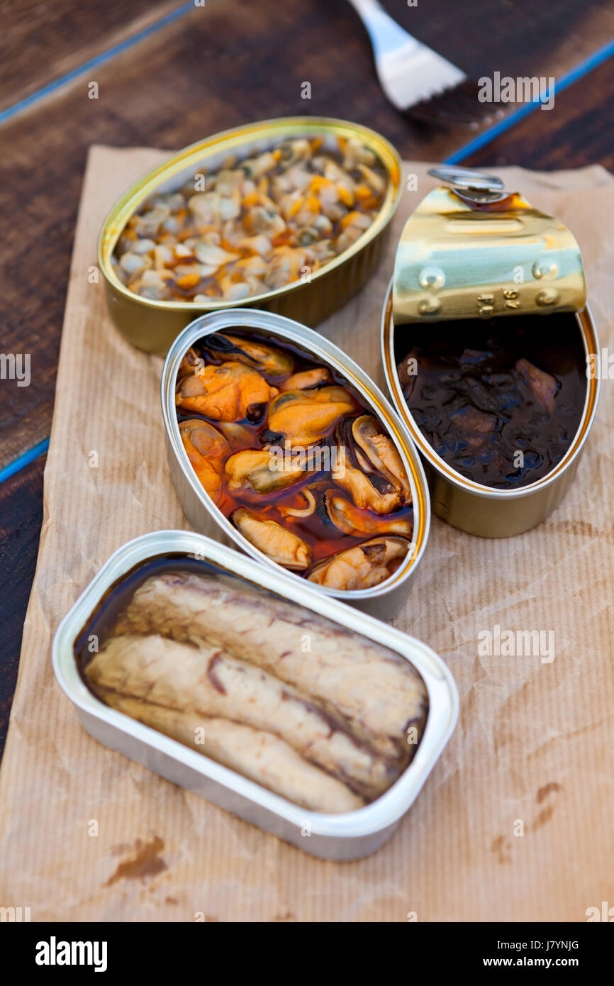 Open tin cans different hi-res stock photography and images - Alamy