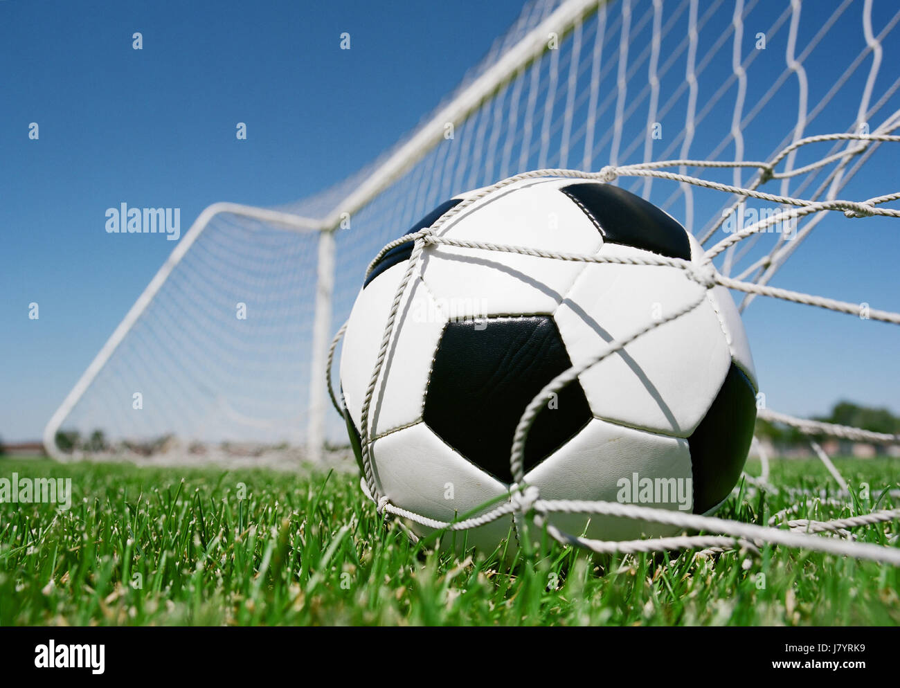 ball goal passage gate archgway gantry net aim netting match sport ...