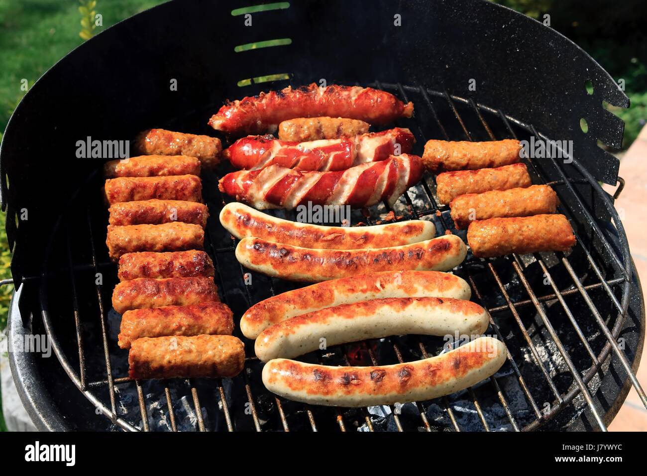 smoke smoking smokes fume food aliment detail american hot outside ...