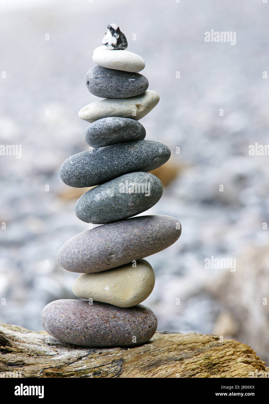 cairn - stone pyramid Stock Photo - Alamy