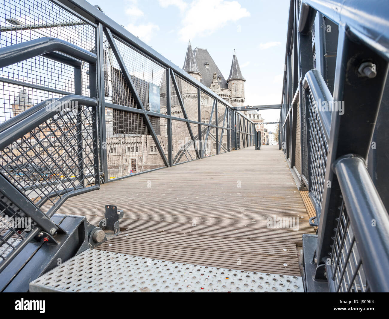 Temporary bridge scaffolding hi-res stock photography and images - Alamy