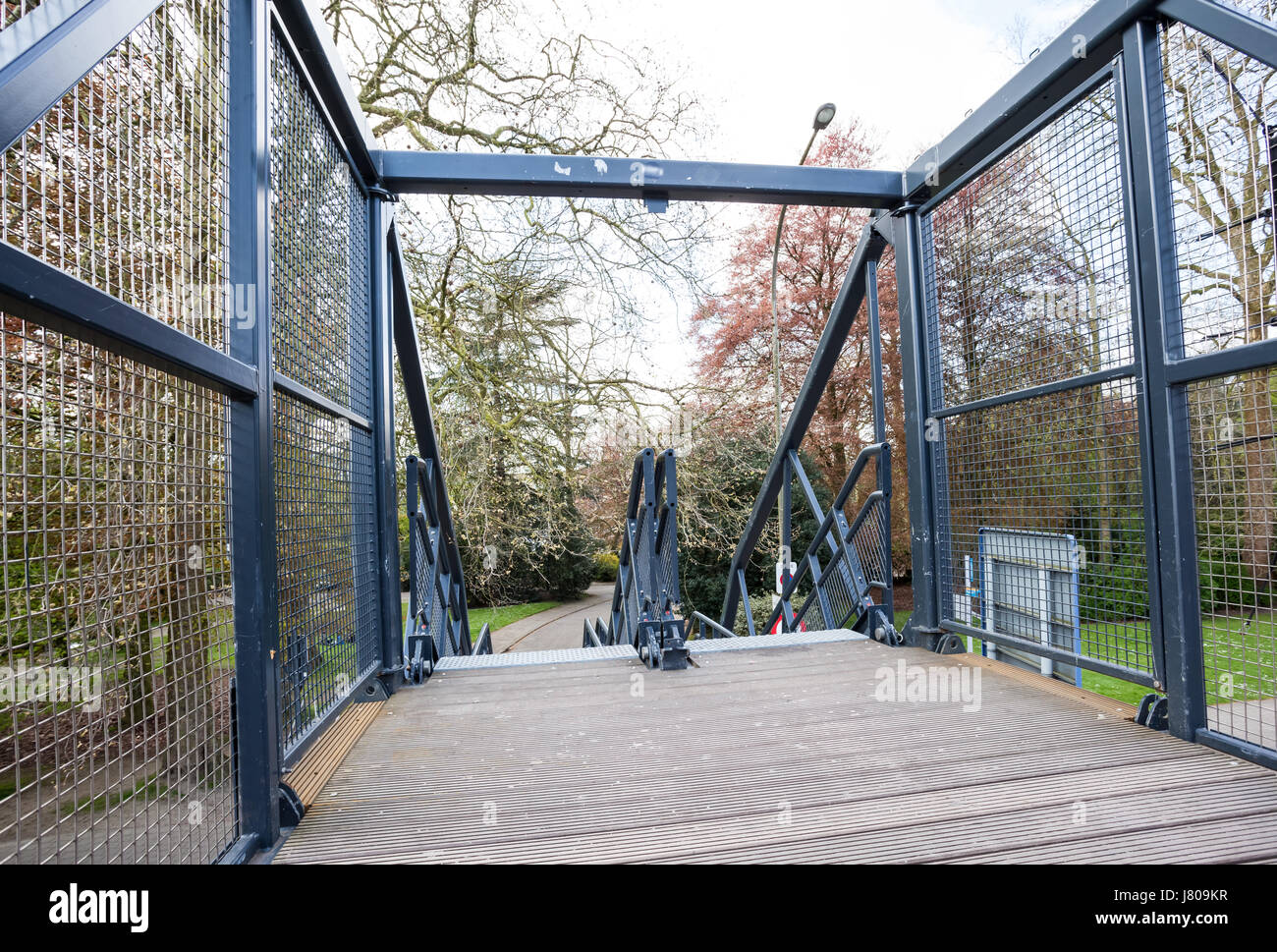 Temporary bridge scaffolding hi-res stock photography and images - Alamy