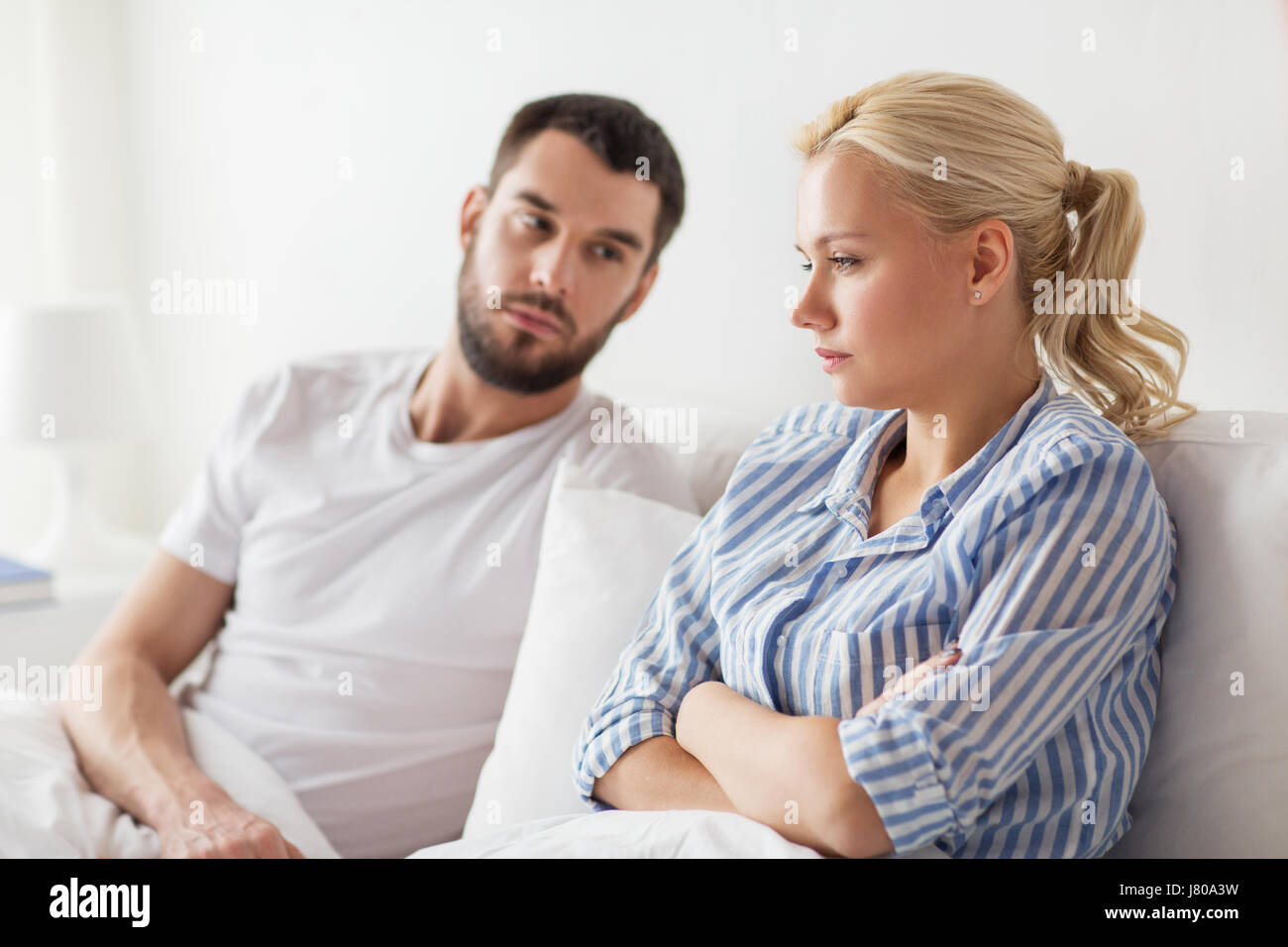 Unhappy couple hi-res stock photography and images - Alamy
