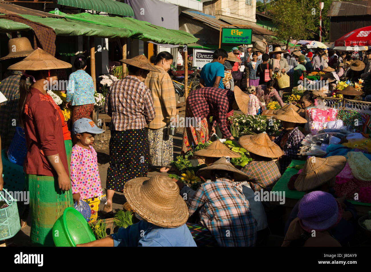 Región irrawaddy hi-res stock photography and images - Alamy