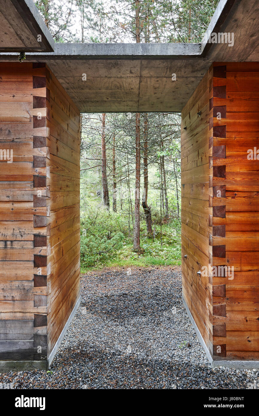 Norwegian rest area into the forest. Tourism Norway. Landscape ...