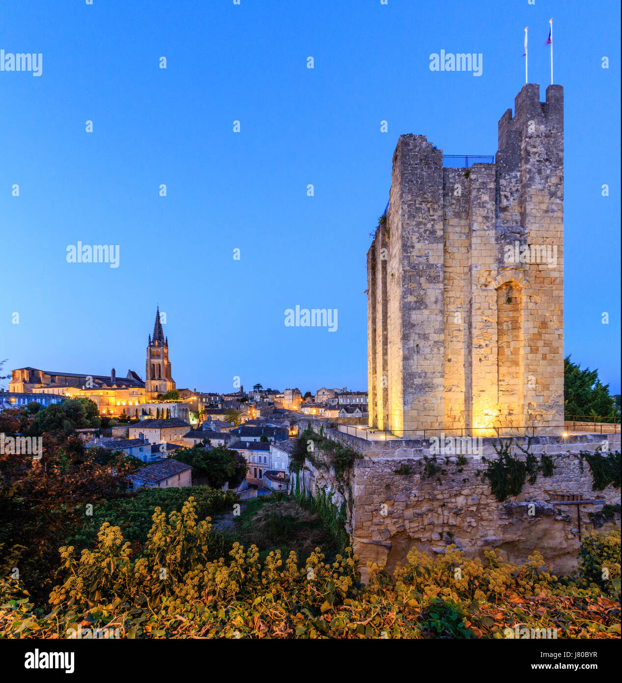 Monolithic church st emilion hi-res stock photography and images - Alamy